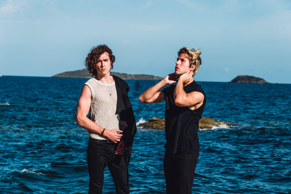 Новини - Ofenbach пуснаха дебютния си албум - Радио Fresh!